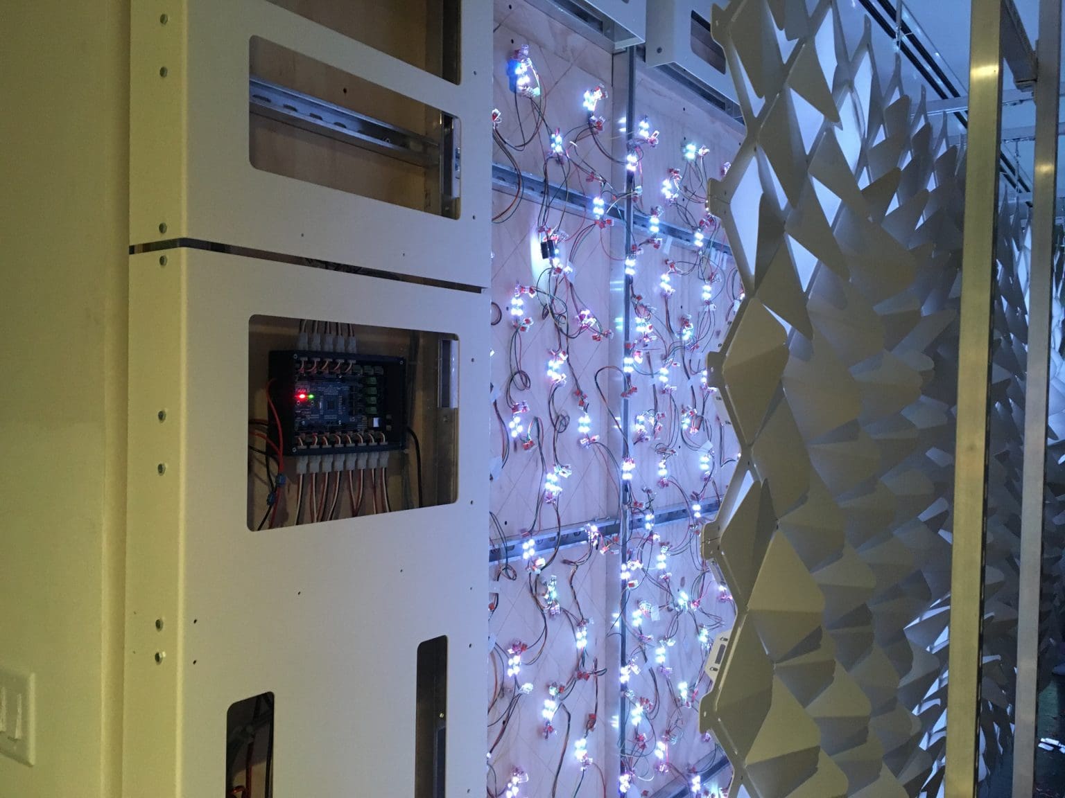 Currents Installation - SOFTlab